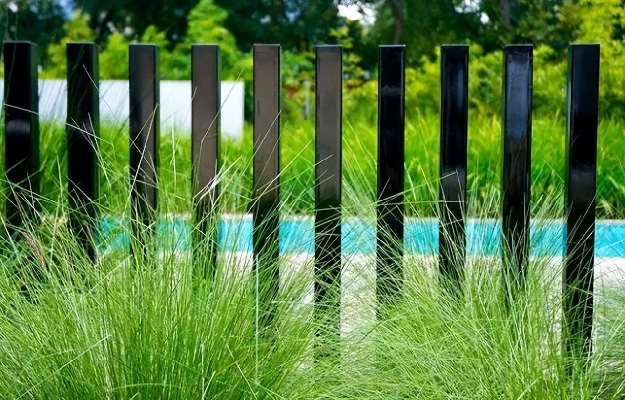 Patio fence, garden living with boundaries - iNEWS