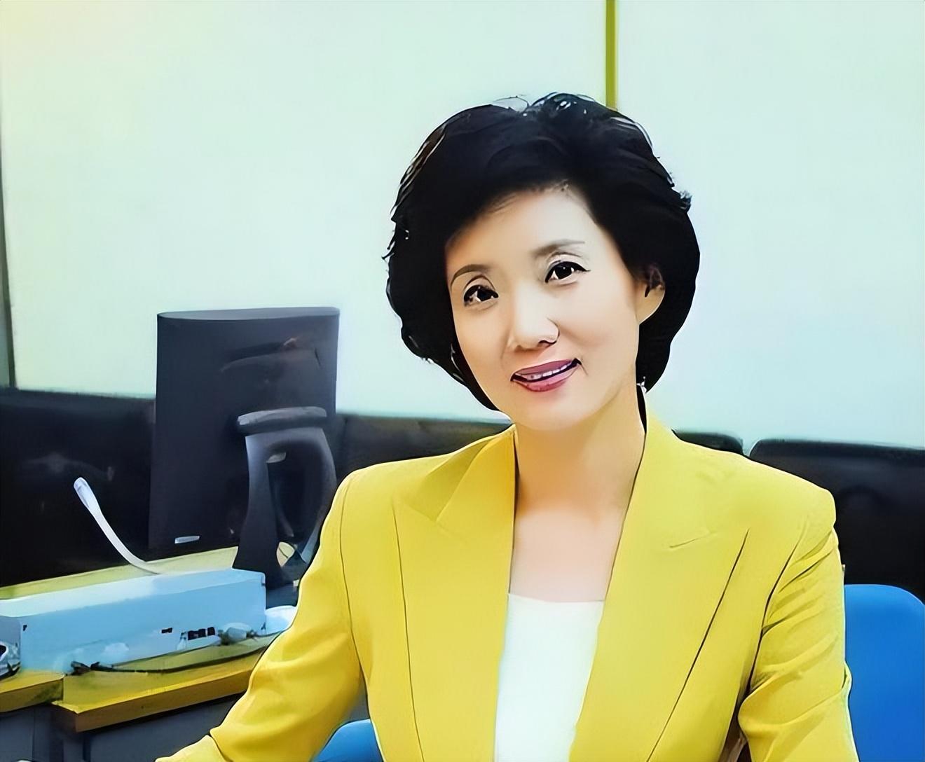 "CCTV anchor" Li Xiuping: remarried at 42 years old, married a husband ...