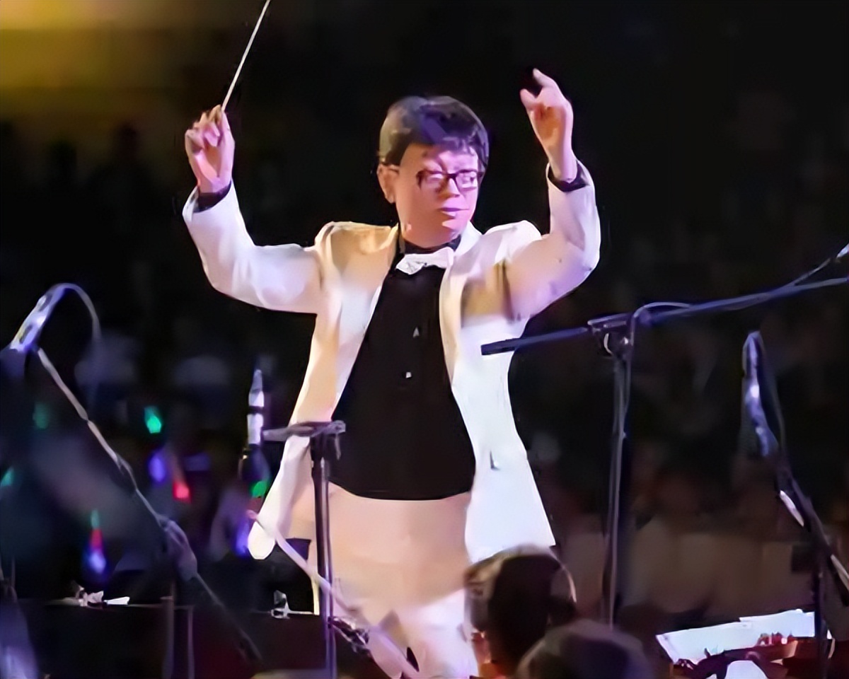 Li Haiying: Almost everyone can sing his songs, and his wife's ...