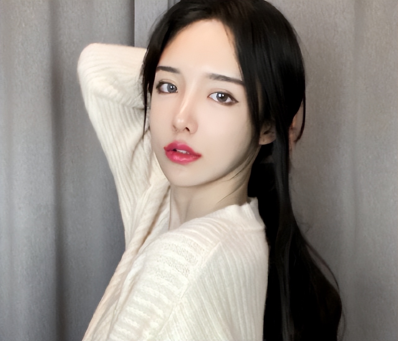 Abby's recent photos were exposed, and she was ridiculed that her upper ...