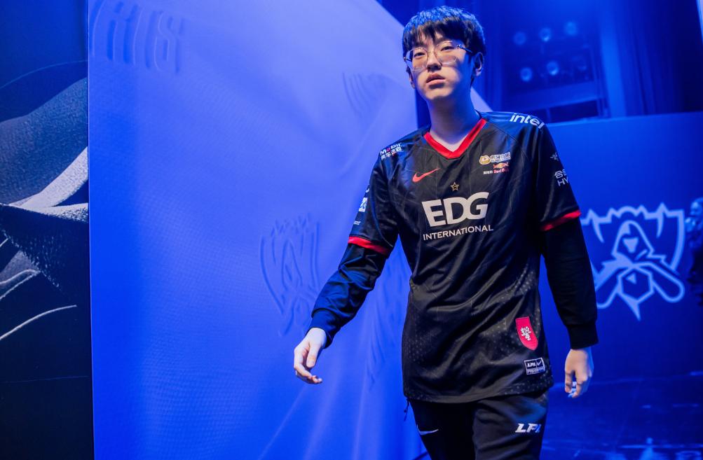 EDG ever wanted to sign Uzi and Faker?Remember Shi Yigua's previous revelations? - iNEWS