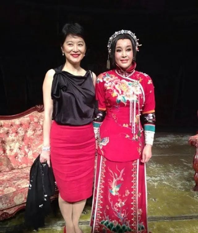 70-year-old Liu Xiaoqing is in the same frame as 68-year-old Lin ...
