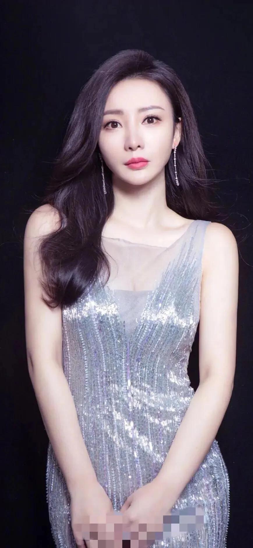 Goddess Liu Yan - iNEWS