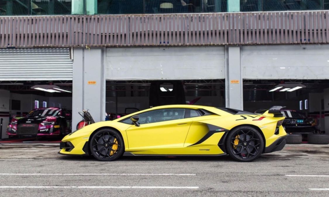 Mr. Kang Mei, bought a custom Pagani frame, owns more than 17 supercars ...