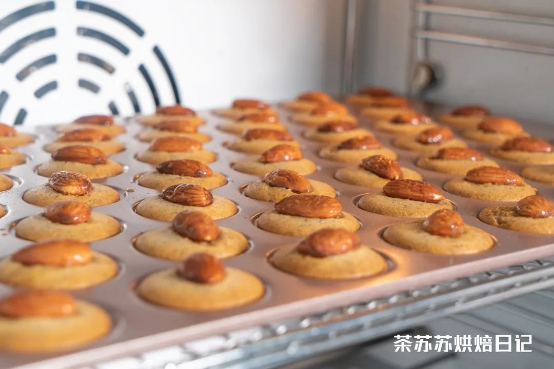 Homemade Earl Gray Tea Chips!Mix it at home, and eat all you can at the ...