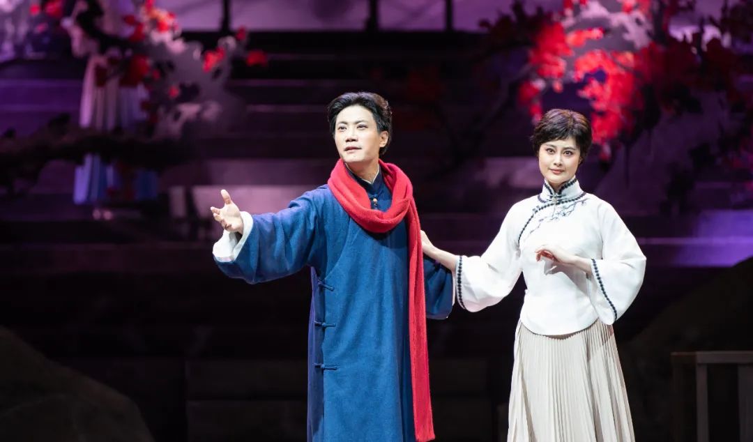 How does Peking Opera represent Mao Zedong?This is how Li Bo, a young ...