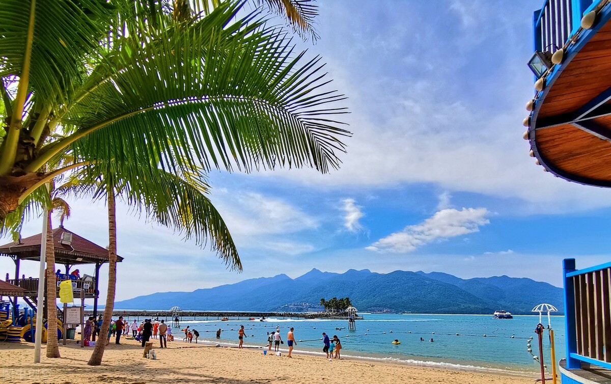 There is a beautiful island in Hainan, known as the "three-point world ...