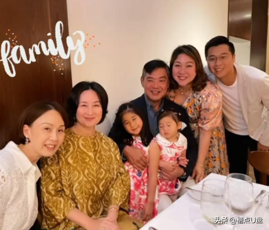 He Chaoqiong has a godson! 61-year-old billionaire Zeng Wenhao has 5 ...