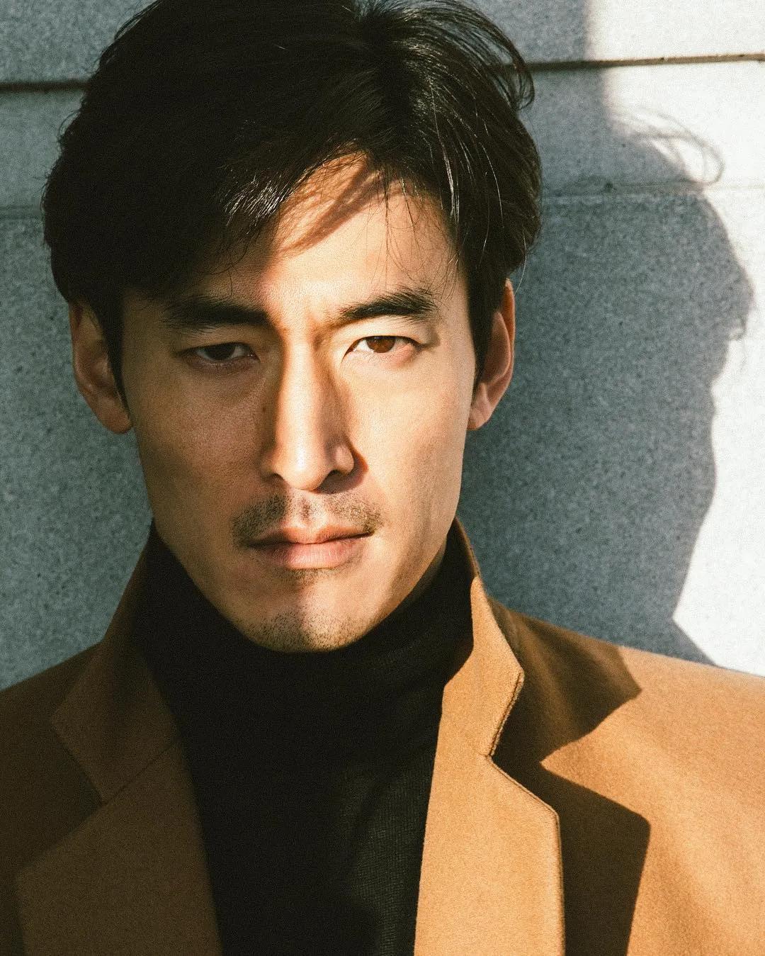 42-year-old Korean fashion supermodel Jino Chun becomes a dad - iNEWS
