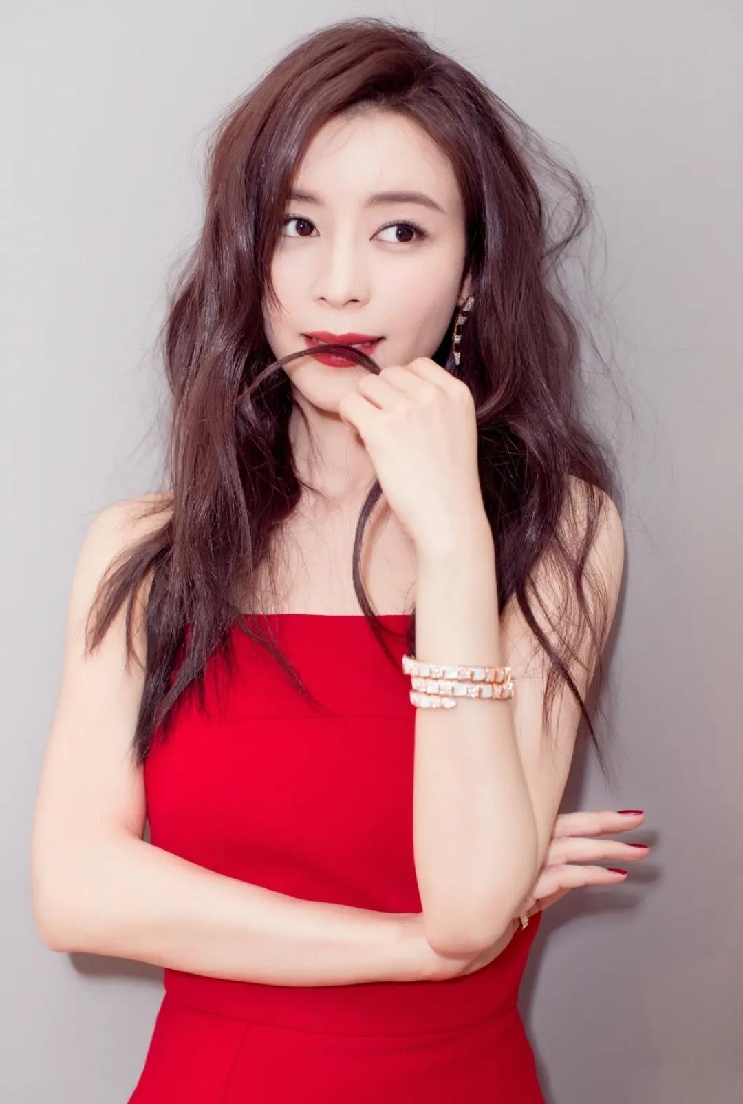 Zhang Jingchu is so charming - iNEWS