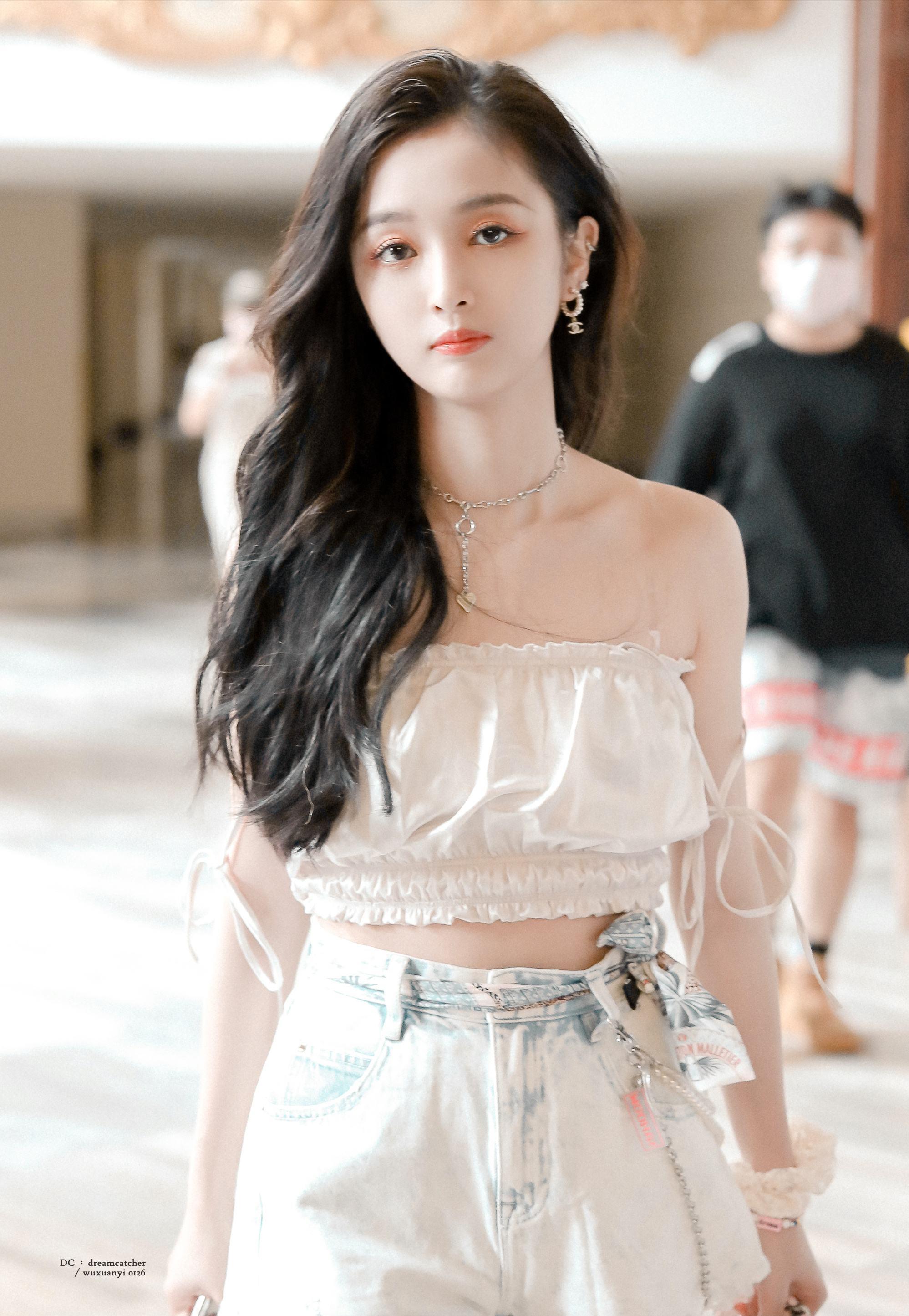 Wu Xuanyi, Sexy Photo (Photos) - iNEWS