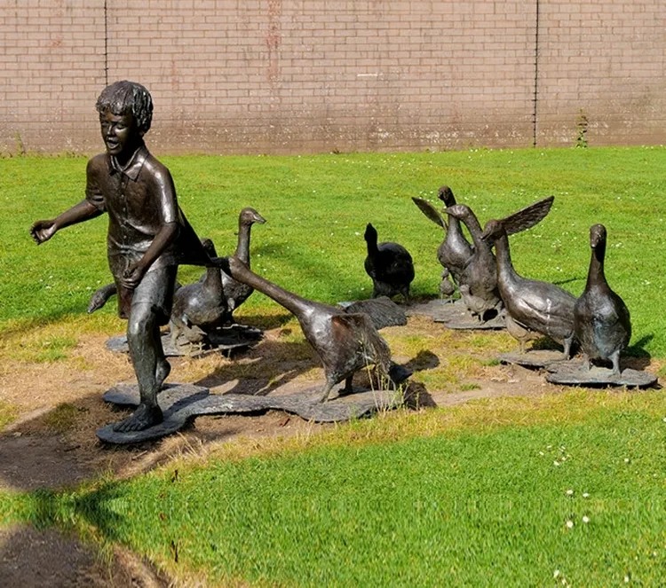 The sculpture of a boy holding a goose is a world-renowned artwork ...