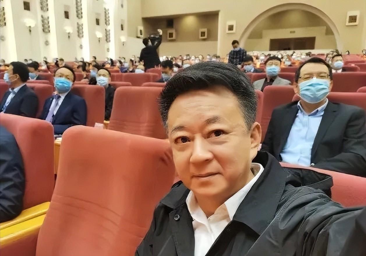 From the first brother of CCTV to his sudden retirement, what has Zhu ...