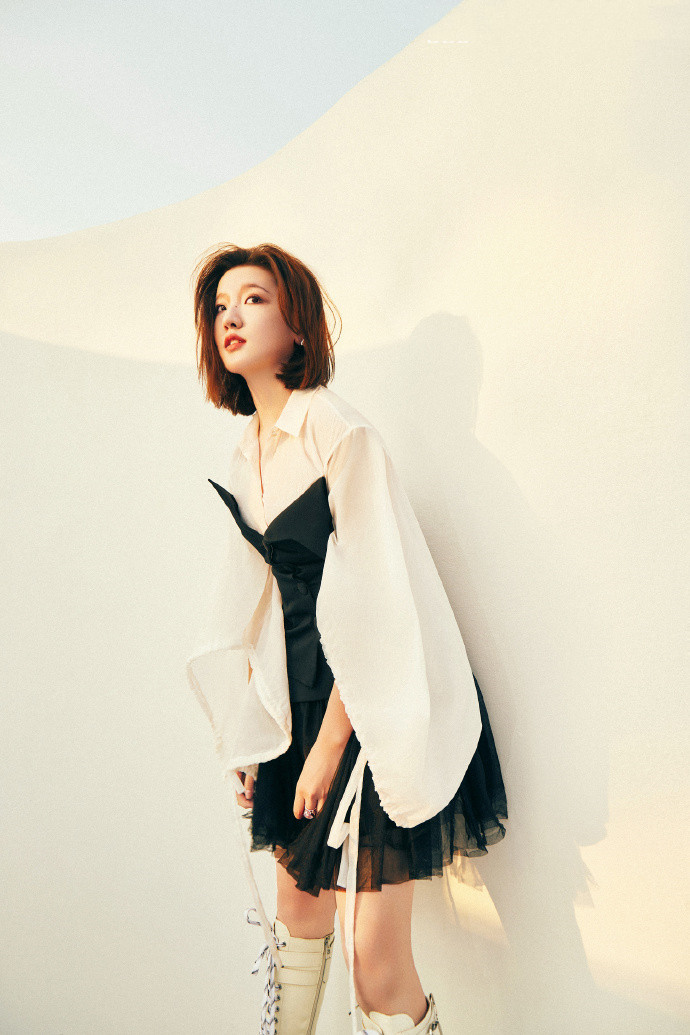 Meng Yutong wears a new way of dressing with fire, asking her upper ...