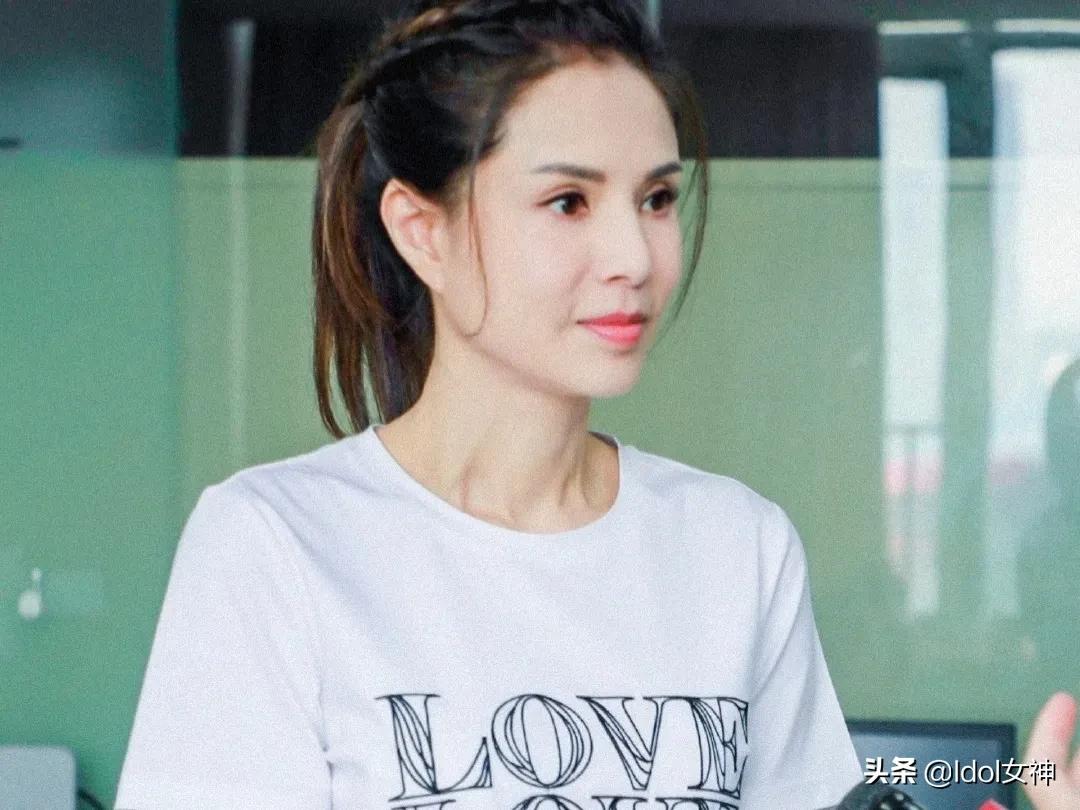 Li Ruotong: A 55-year-old "frozen beauty"? - iNEWS