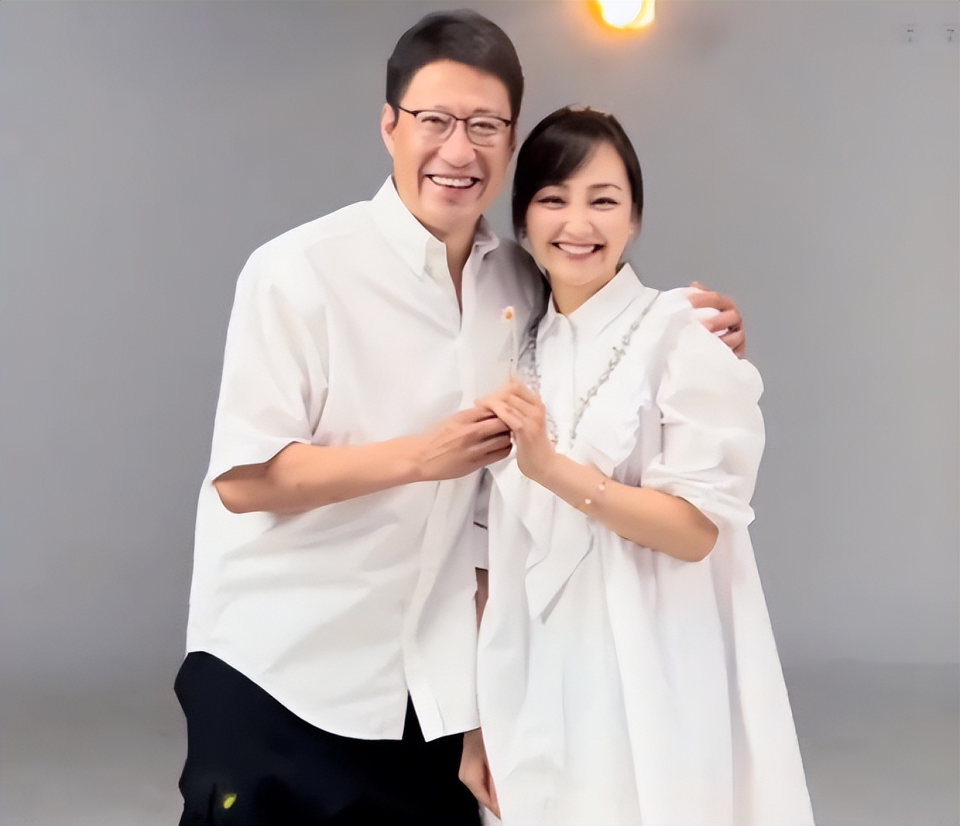 Yu Zhen and his wife show their love in couple outfits!The 13-year-old ...