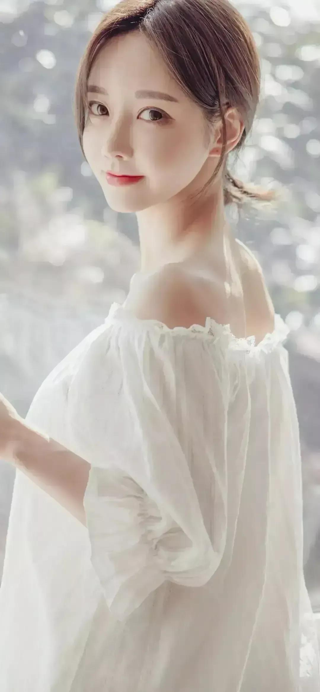 Goddess Sun Yunzhu stunning photo - iNEWS