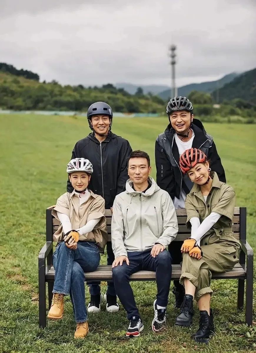 CCTV host travels! Kang Hui's transfigured male is more handsome than ...