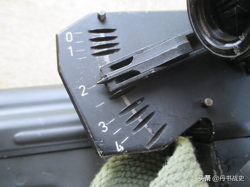 Obviously an assault rifle but not a rifle, the Hungarian AMP-69 rifle ...