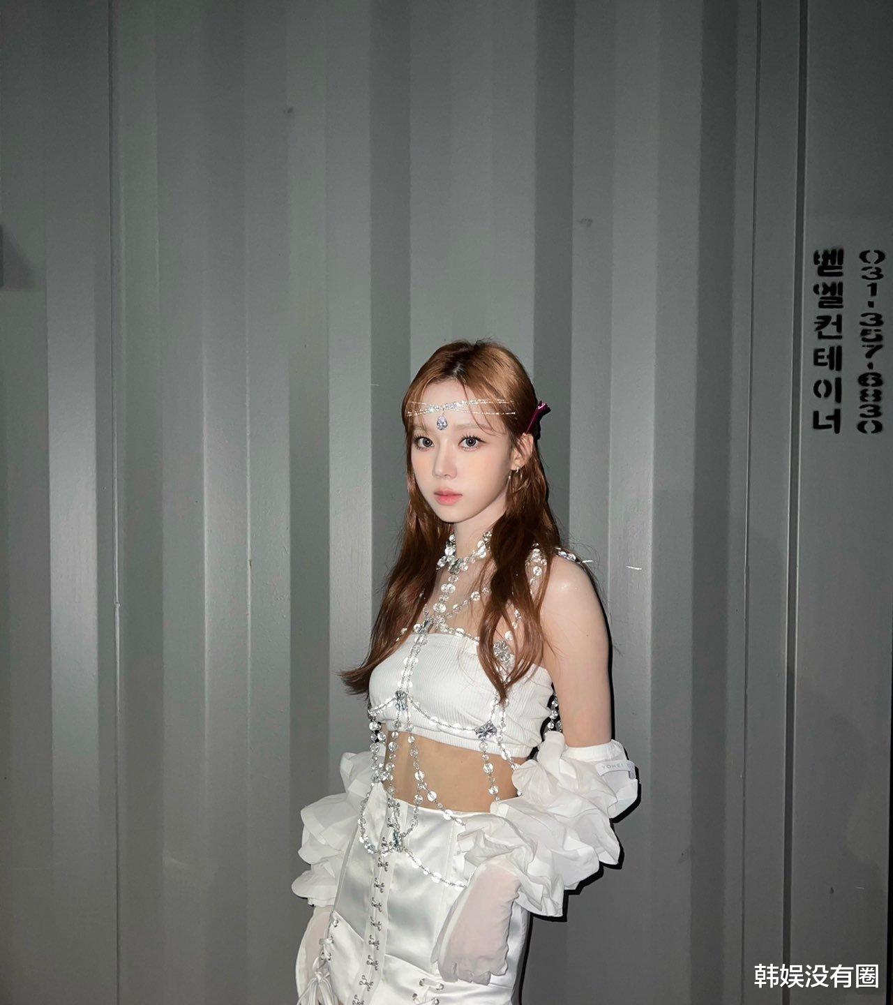 aespa member Winter adds a "legendary look", netizens: the god of ...