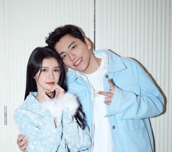 Wang Dalu revealed his new female companion during his trip to ...