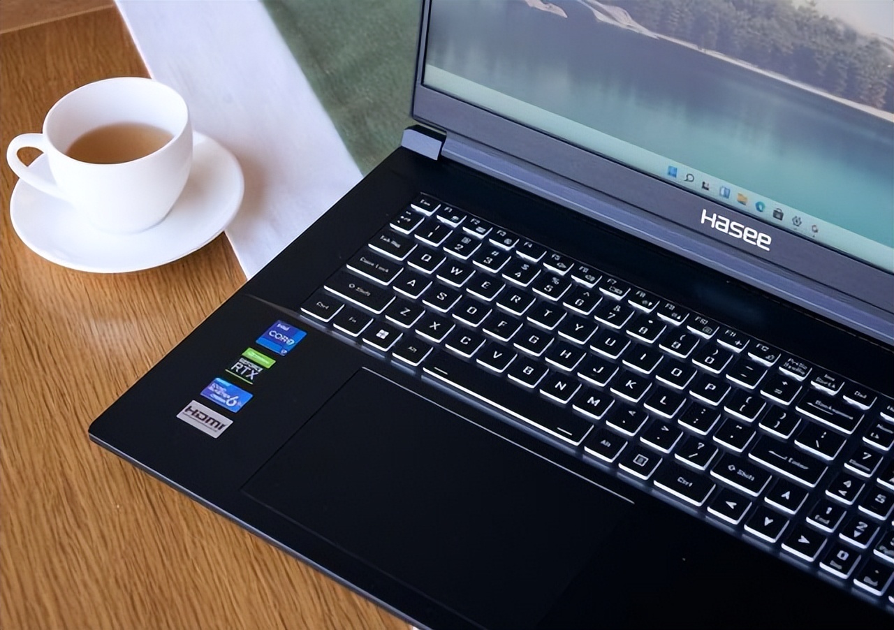 7100能買17.3吋RTX 3060遊戲本？戰神G8-DA7NP這是要殺瘋了 - 頭條匯