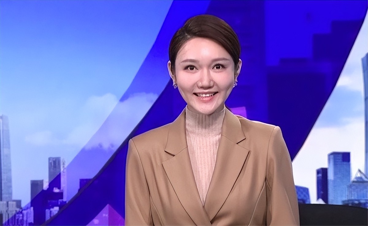 CCTV beauty Long Yang's private life is exposed. She is in her 30s, but ...