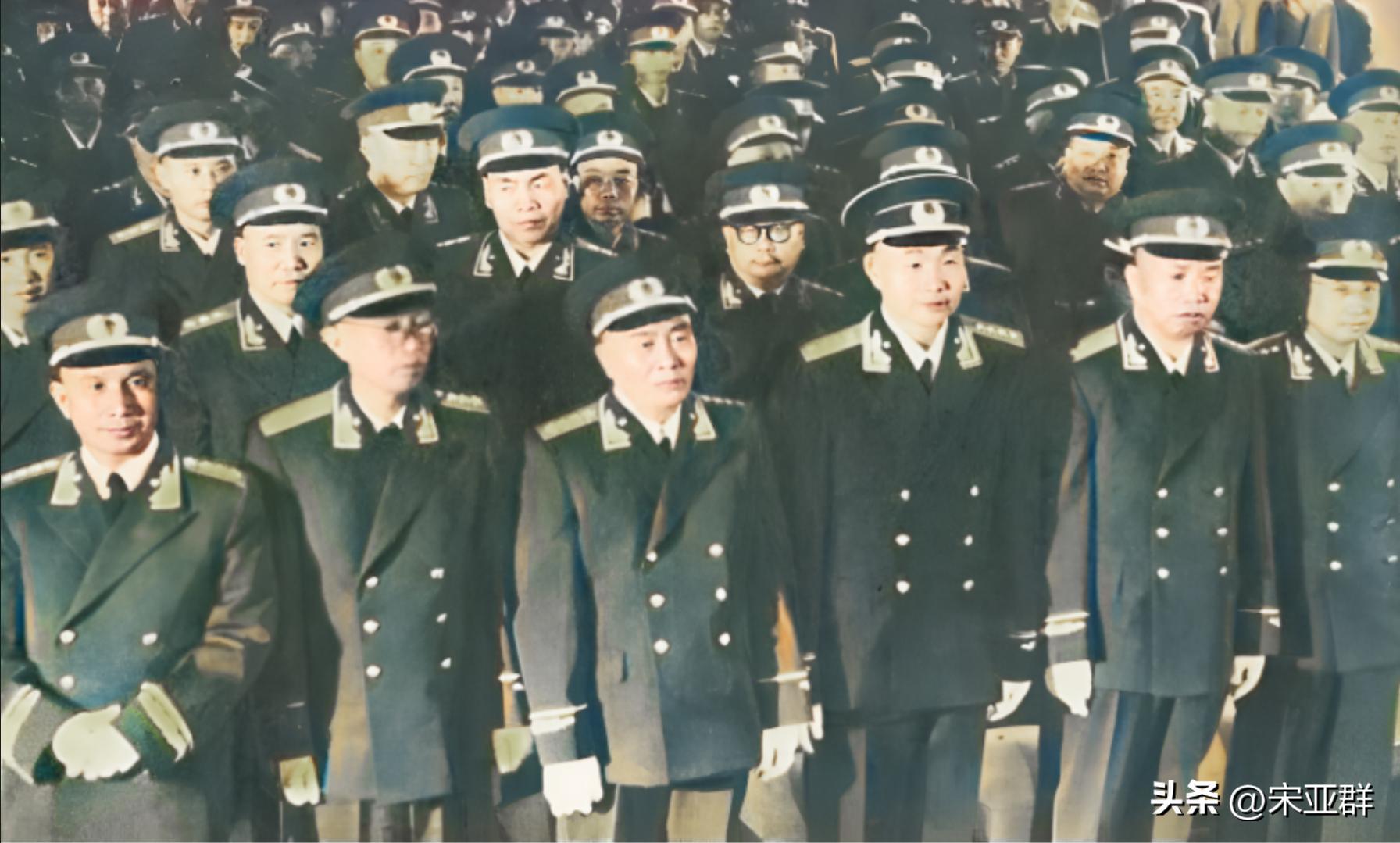 Generals at the awarding ceremony in 1955: Su Yu mighty, Tan Zheng ...