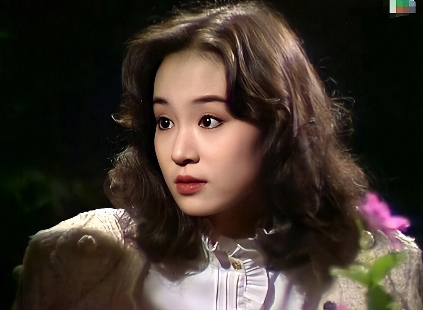 62-year-old Liu Xuehua has lived alone for 10 years, with the TV on 24 ...