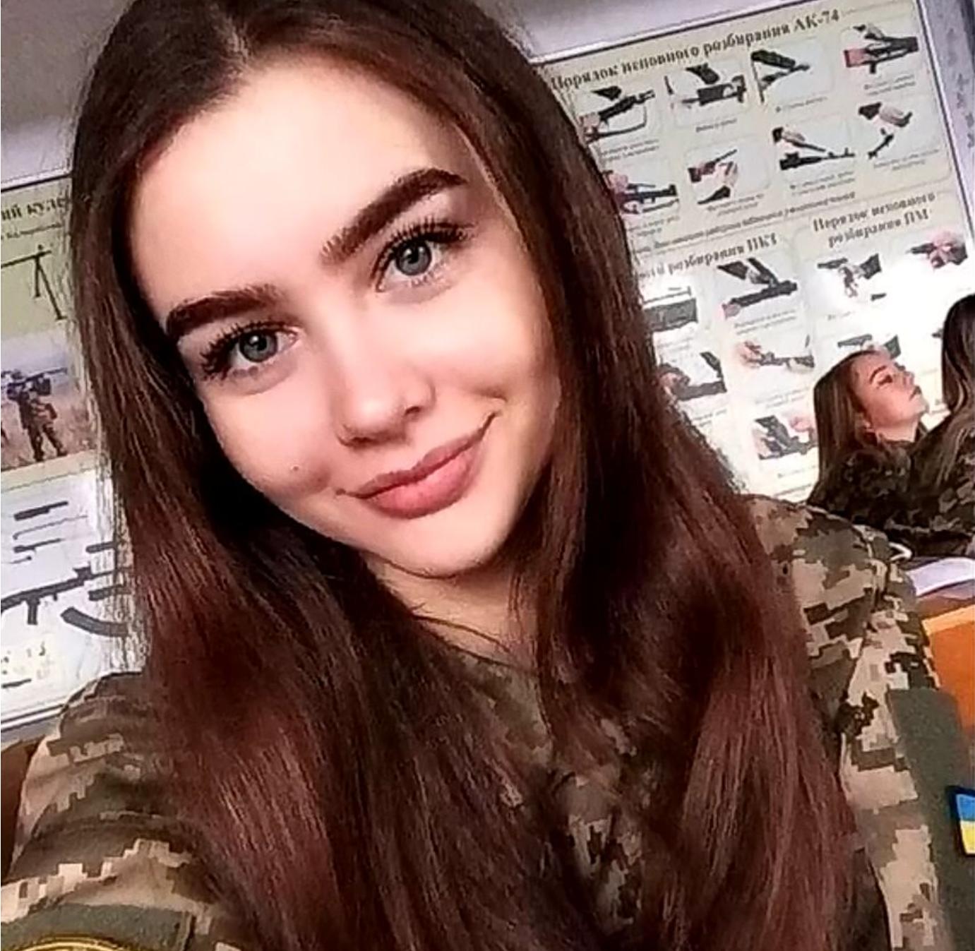 clanging roses in ukraine war - iNEWS