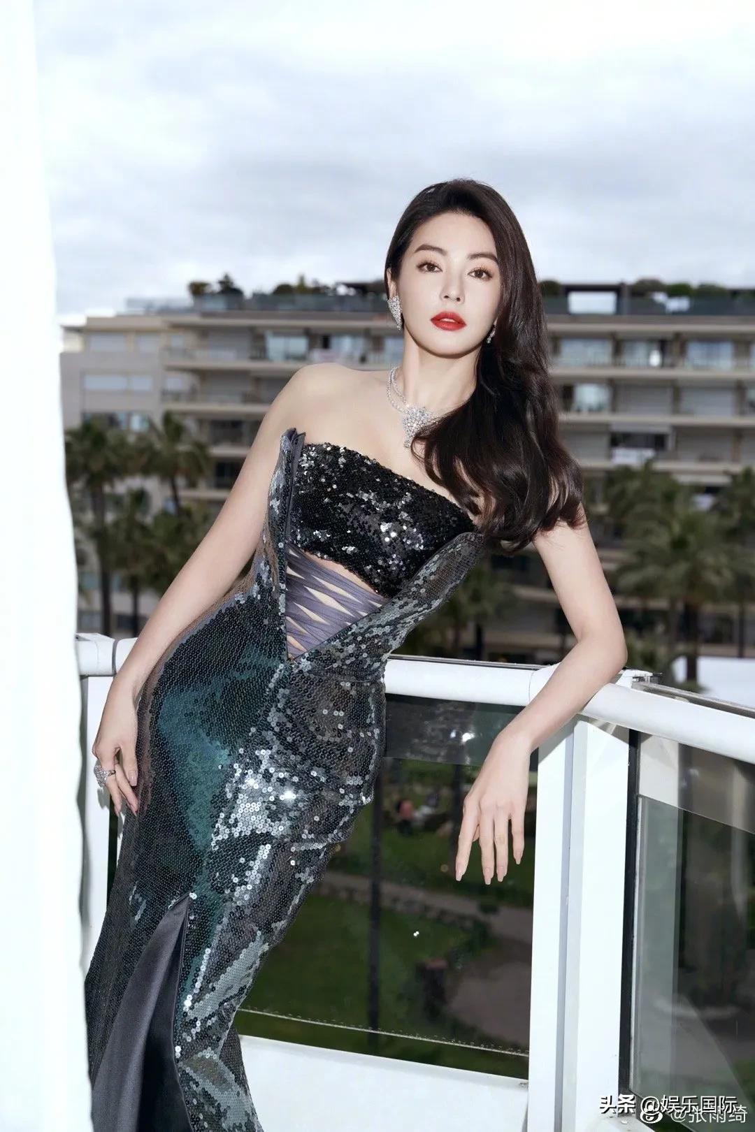 Zhang Yuqi's Cannes style is too eye-catching and her black dress ...