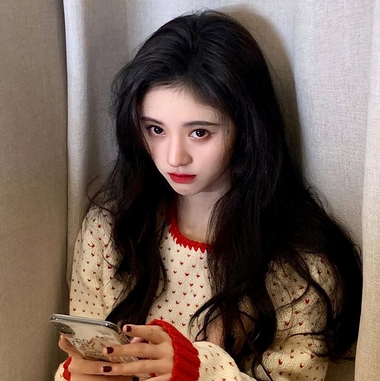 The buttocks are all fake, fake height, fake chest muscles, wigs, are ...