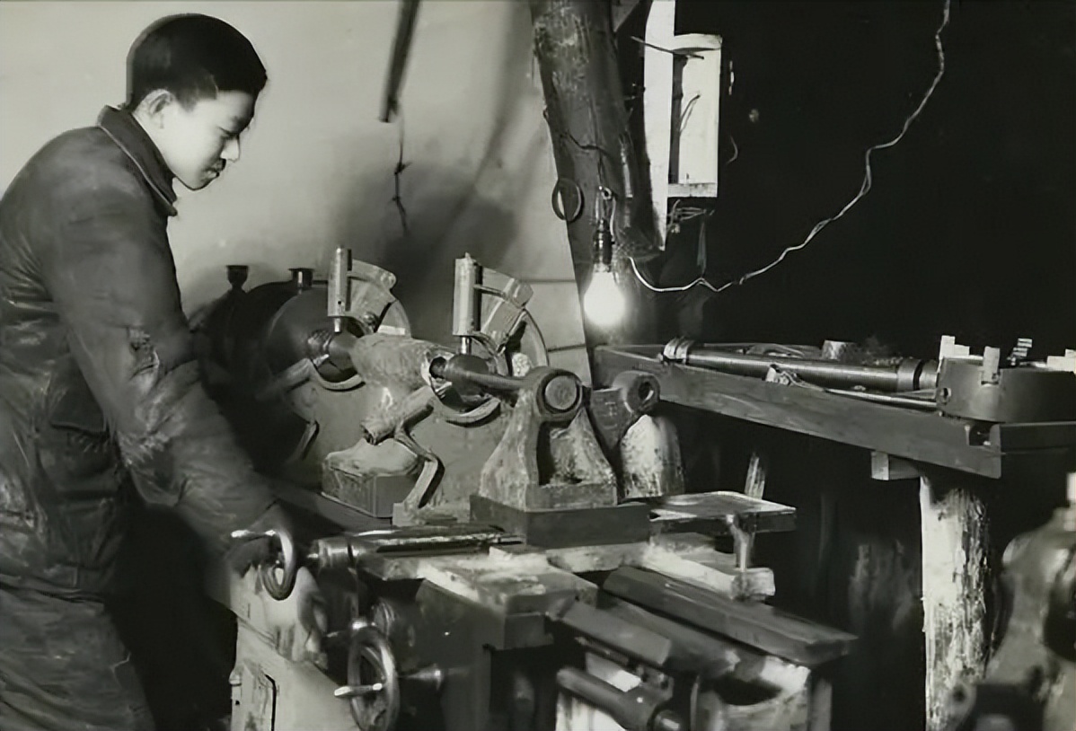 In 1992, after Wang Hongwen passed away, the cremation workers recalled ...