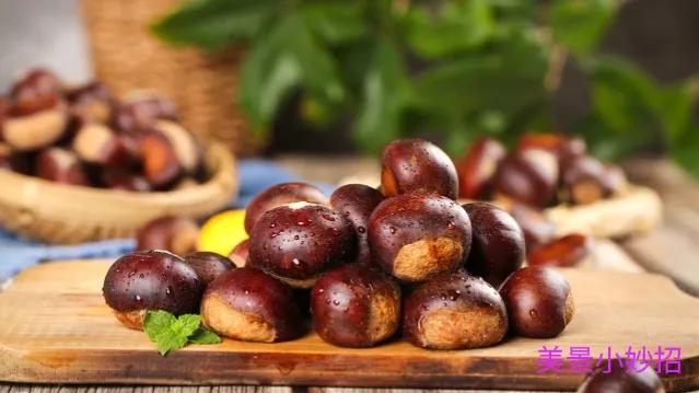 The chestnuts are too delicious and the skin is too difficult to peel ...
