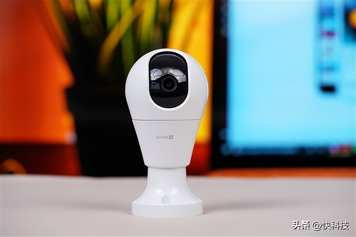 What appears to be a light bulb is actually a smart home camera! EZVIZ C8b 4G layout tour - iMedia