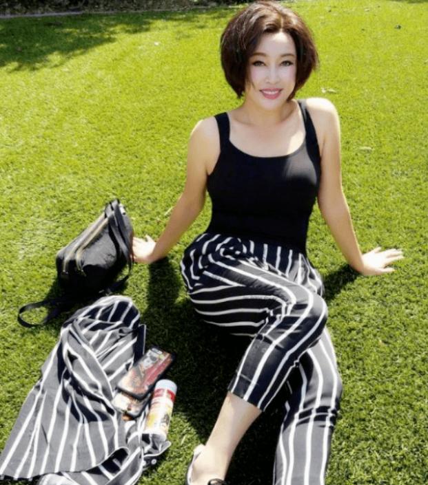 71-year-old Liu Xiaoqing deciphered the secret of becoming a goddess of immortality calmly! - iMedia