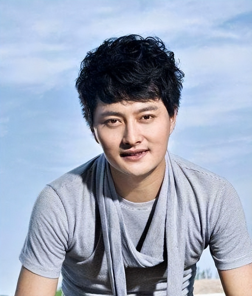 Grassroots singer Yunfei: Divorced his wife after becoming famous, now ...