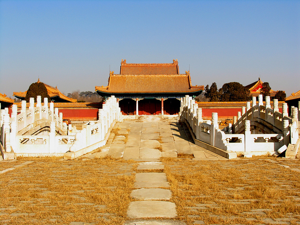 Visit the Mausoleum of Emperor Tongzhi - iNEWS