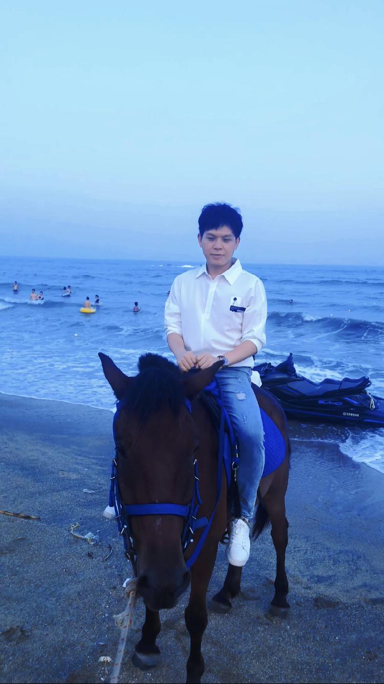 Director Jiang Yang's Commercial Layout - iNEWS