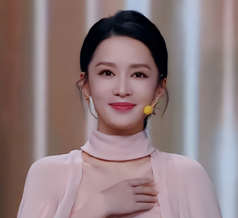 The domestic entertainment actress is really hardworking! Chen Duling's ...