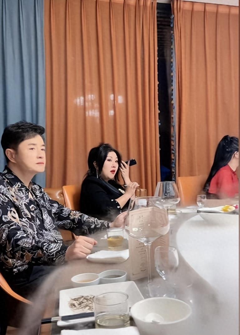 Jinan's wealthy families enjoy a banquet, Qi Long entertains Lin Ping ...