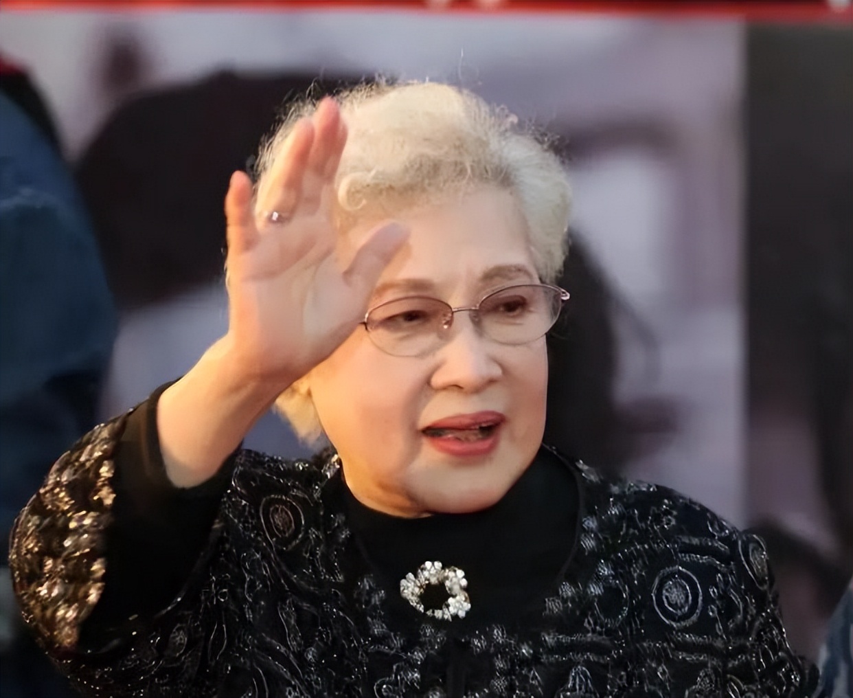 Qin Yi suffered from cancer at the age of 44 and died at the age of 100 ...