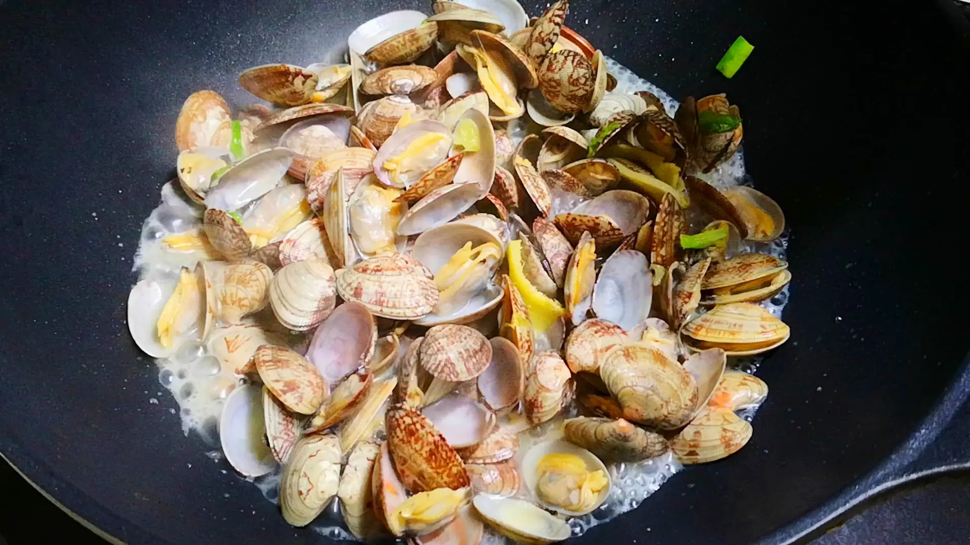 Teach you the nutritious pickled clams, refreshing and delicious than ...