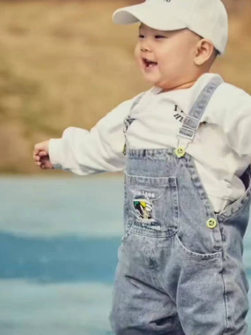 "Love Apartment" Qin Yumo's actor Zhao Wenqi posted a cute photo of his ...