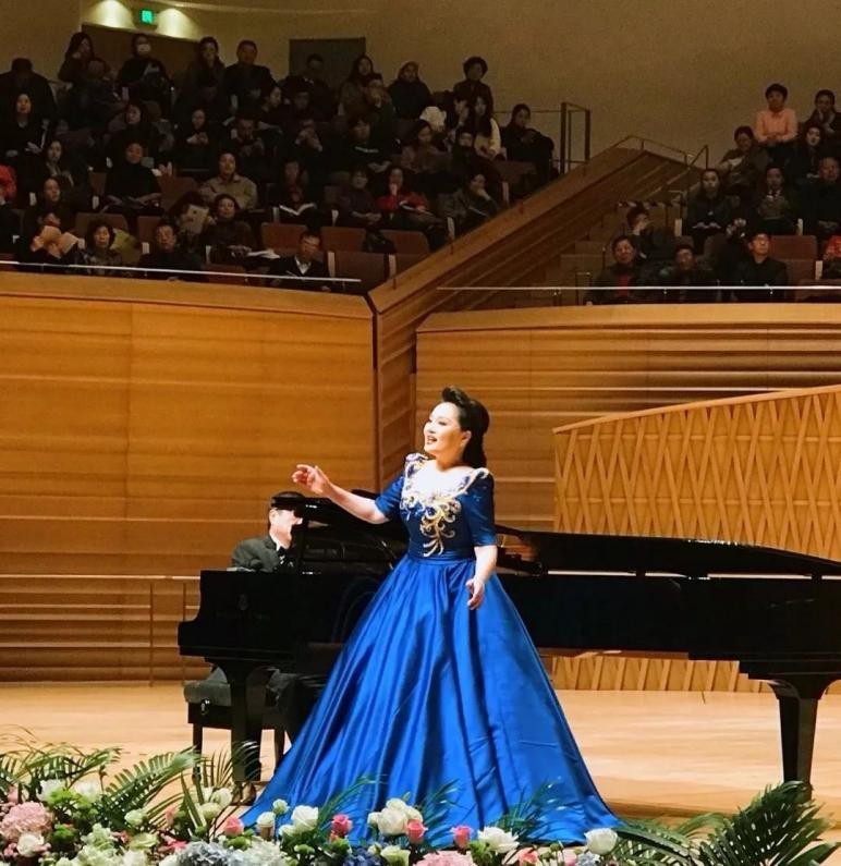 Affectionate Encounter, Emotional Aria——Comment on "Amorous Land" Xu ...