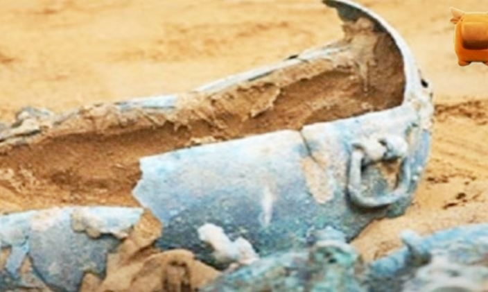 An ancient tomb of the Warring States Period was robbed and only half ...