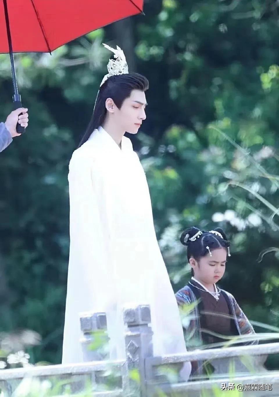 I have seen the script of "Hao Yi Xing" and Oreo's "Er Ha" video, I am ...