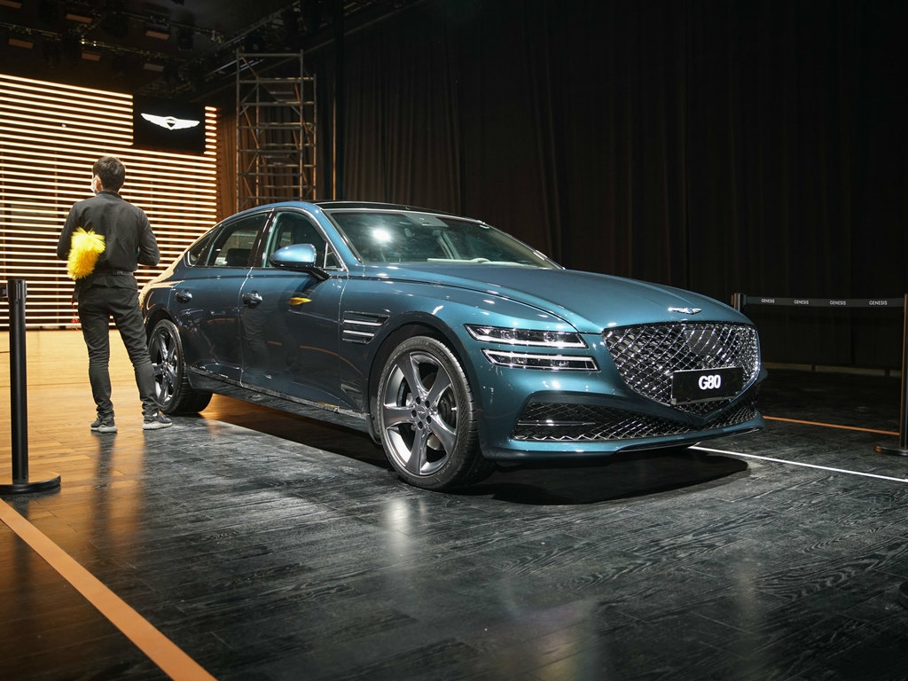 The gas field is not inferior to Bentley, with electric suction door ...