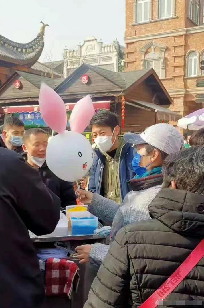 The four members of Sa Beining's family made rare appearances, and ...