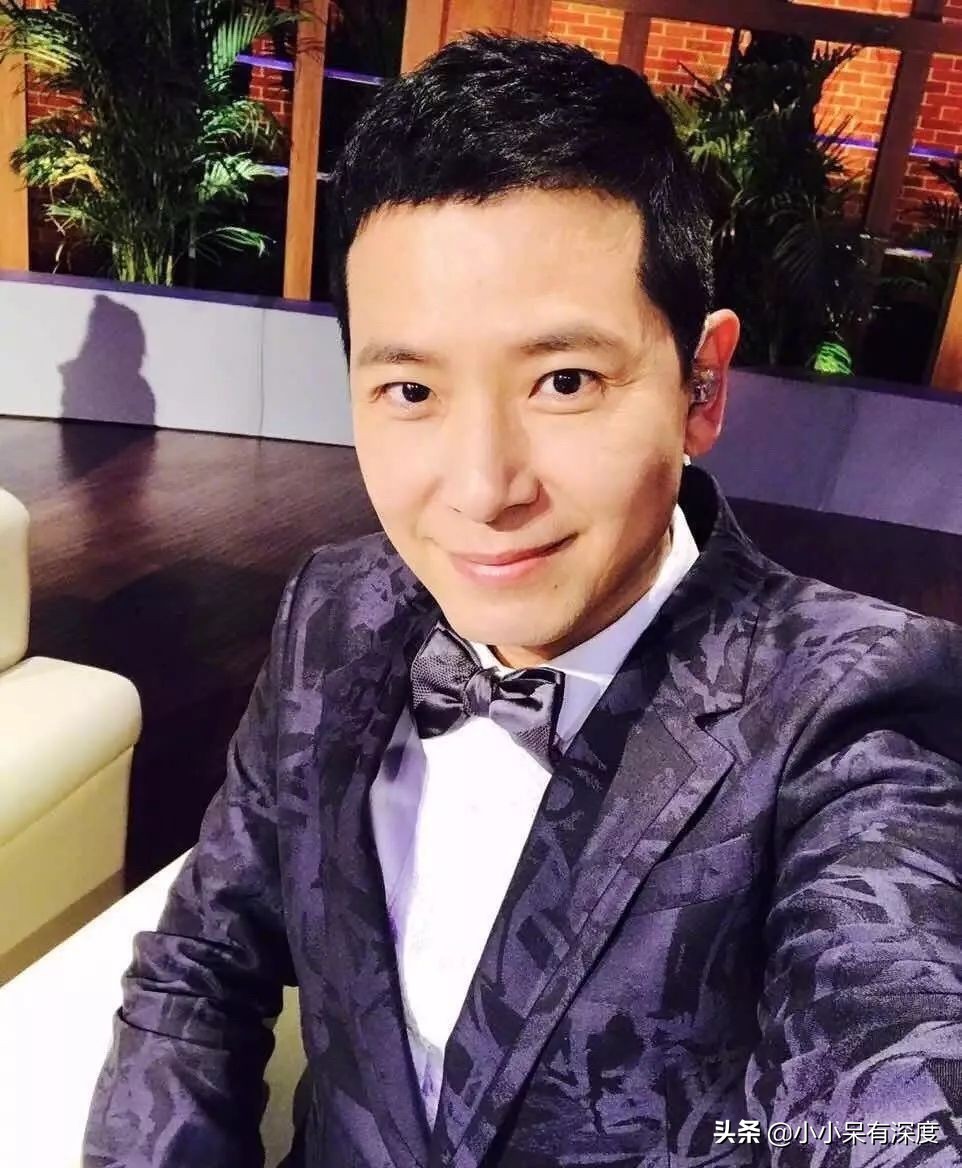 Dai Jun took a recent photo, and his white hair on the temples is too ...